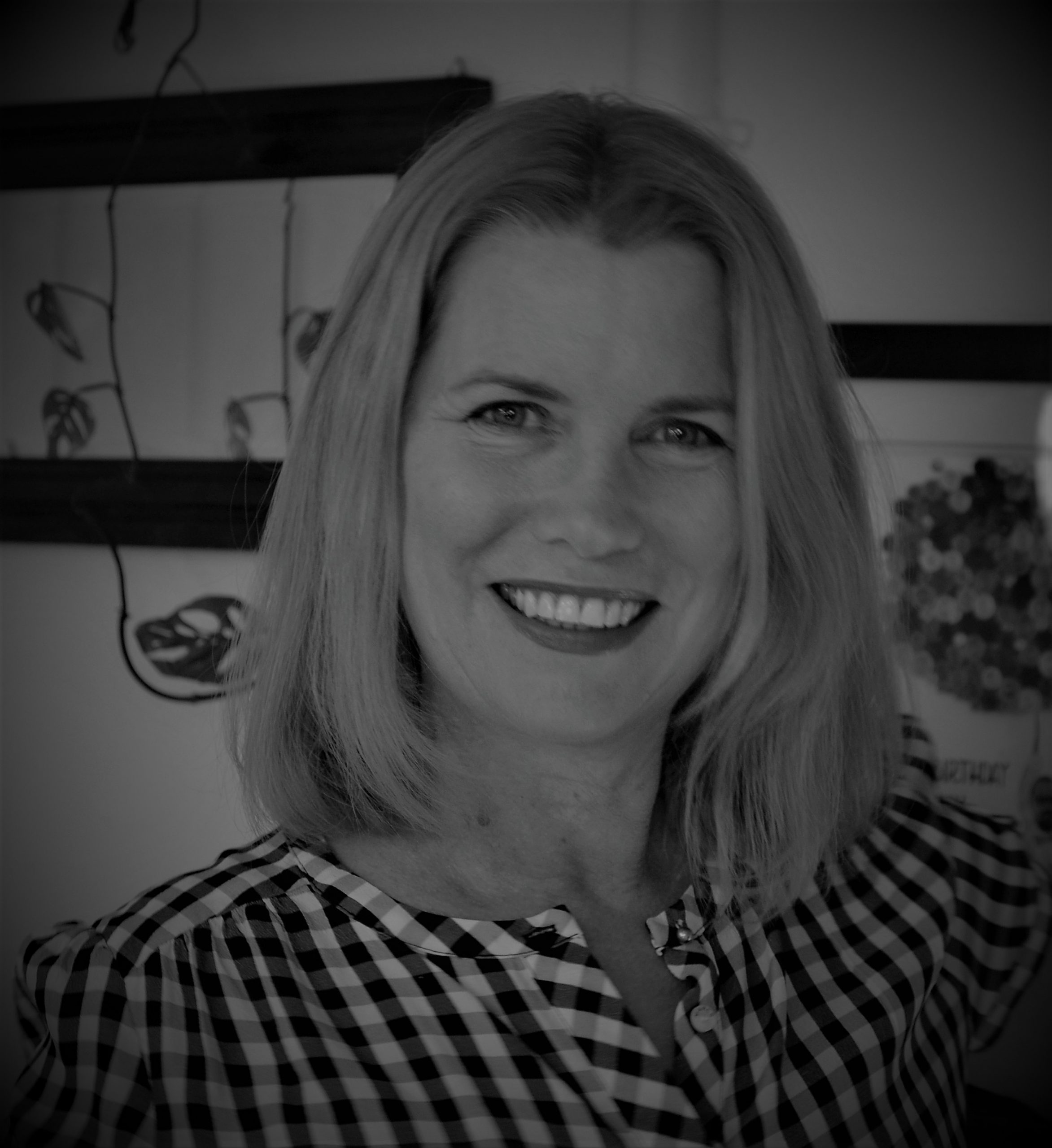 Smoke and Mirrors with Gillian O’Shaughnessy - SmokeLong Quarterly